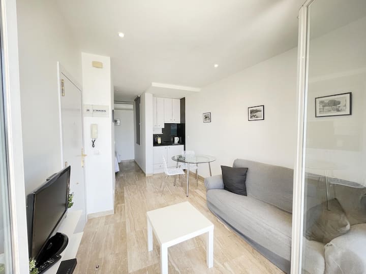 Un Petit Appartement Avec Une Vue Imprenable Sur La Mer à Sitges. - Sitges