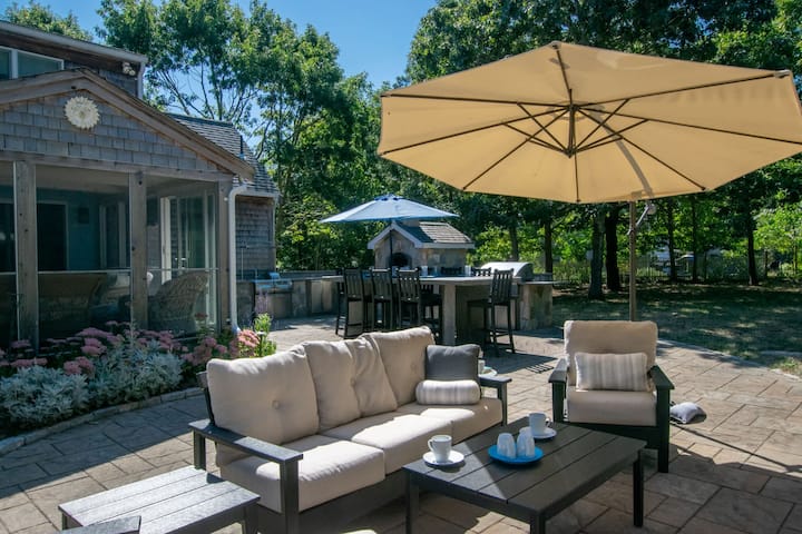 Luxury Outdoor Entertaining Re-imagined! - Eastham