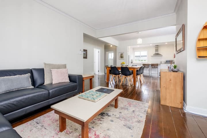 Serenity Hg2: 3br/1.5ba With Absolute Np Frontage - Halls Gap
