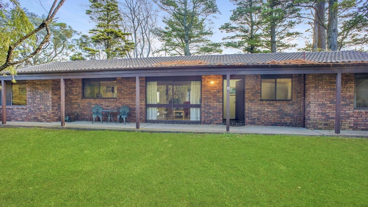 Backs Directly Onto Leura Golf Course - Leura