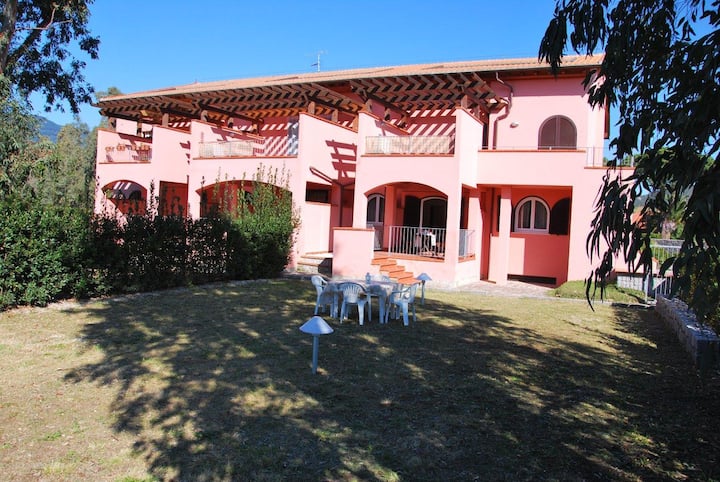 "Foce 3" - Three-room Apt. With Garden And Parking - Marina di Campo