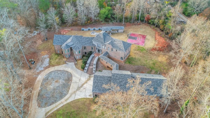 The Panola Mansion | Indoor Pool + Pavilion - Lithonia, GA