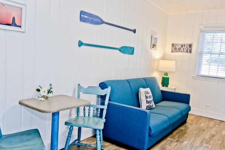 Unit #6, 1 Bedroom, Upper Court, Ludington Beach House - Ludington, MI