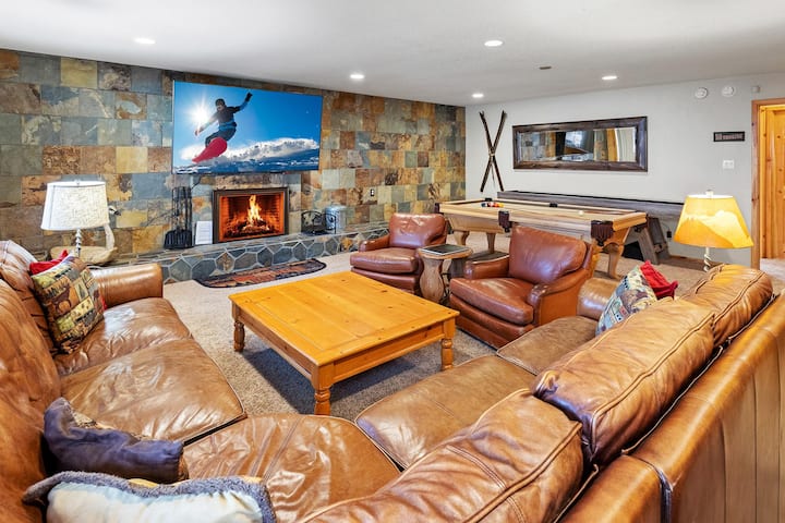 Near Village & Snow Summit! Dog Friendly! Hot Tub! - Big Bear Lake, CA
