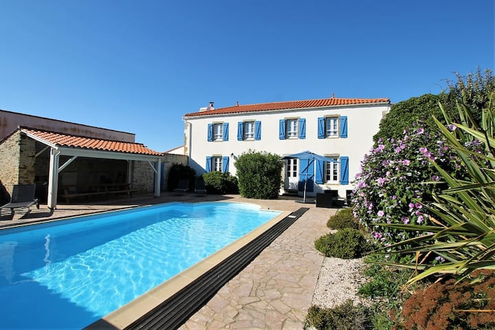 Demeure De Beauregard Piscine Chauffée Couverte - Vendée