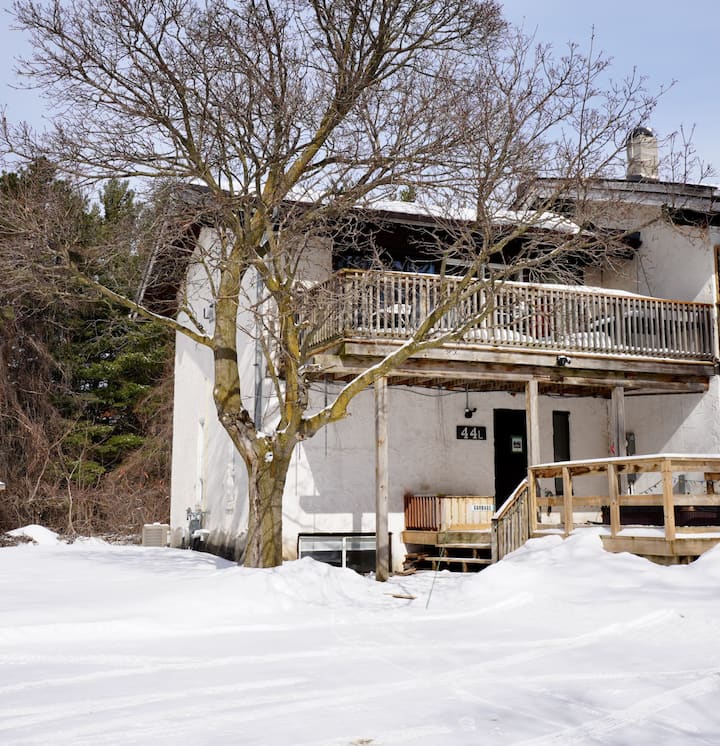 The 44l - The Blue Mountains