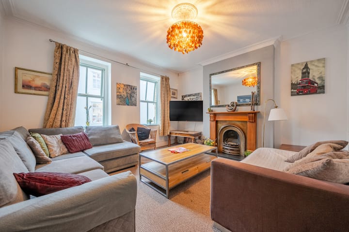 Cardiff City Centre 3br Home With Fireplace - Cardiff