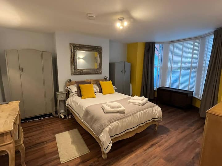 Seaside Hideaway - Free Onstreet Parking - Scarborough