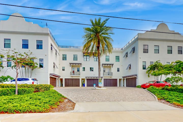 158 Brightwater Condo By Redawning - Clearwater Beach, FL