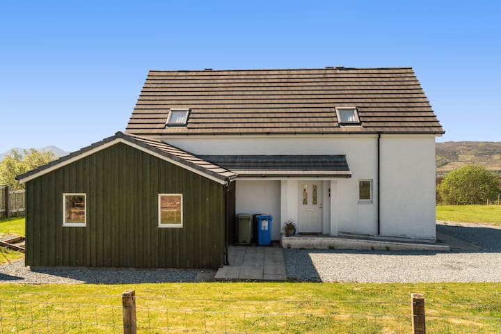 Arus 3 Bedroom House - Achachork - Skye
