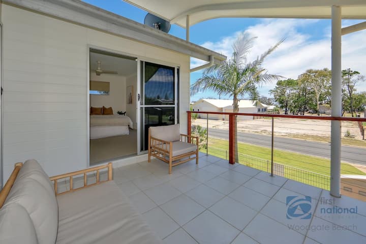 'Simplicity' Beach Side Town House 1 - Woodgate