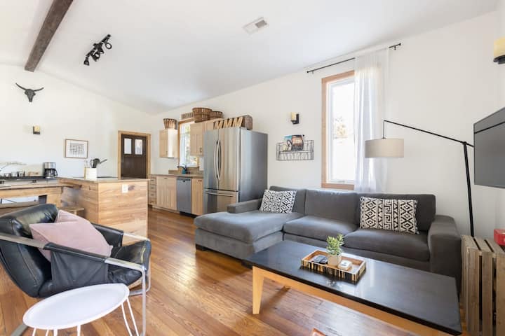 | Modern Open Bright | Spacious + Clean Aesthetic - Durham, NC