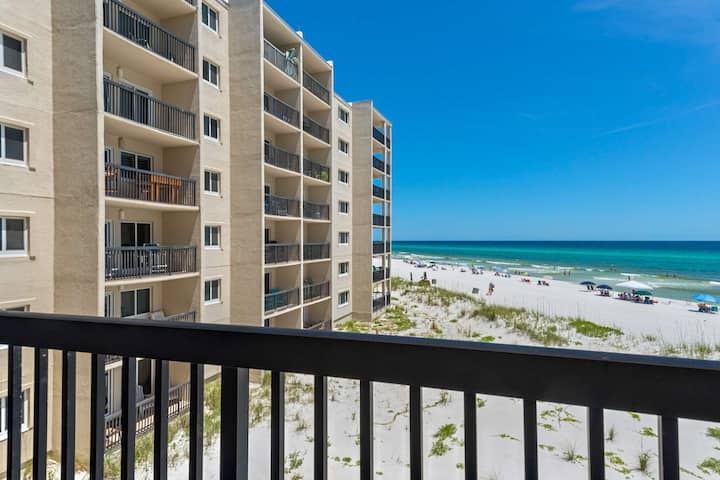 Stunning Gulf Views | Renovated Kitchen | 2 Pools