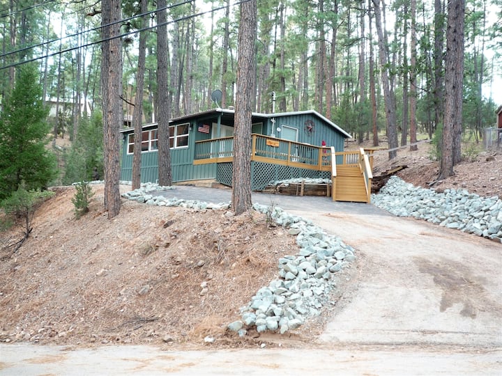 Bailey`s Cabin - Ruidoso, NM