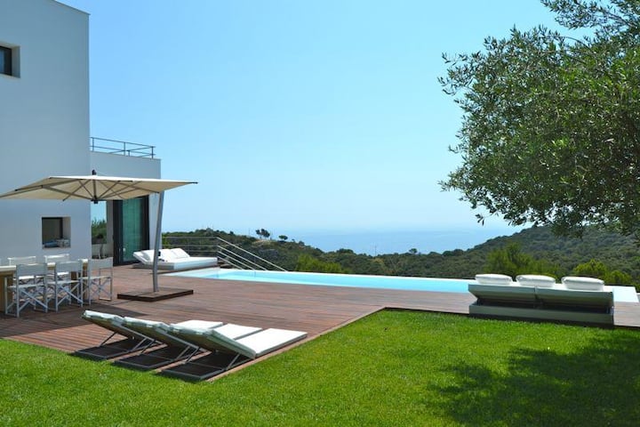 Holiday Rental Villa With Swimming Pool In Begur, Sa Tuna - Tamariu