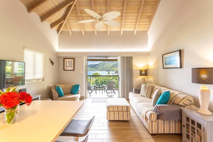Ariba - Stylish Condo, Walk To Beach & Restaurants - East End