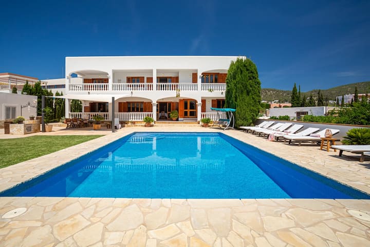 Spacious And Confortable Country House With Pool - Ibiza