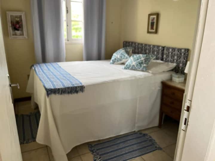 Tres Quartos Com Cama De Casal - Cabo Frio
