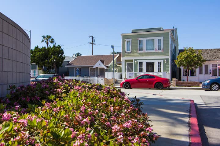 209 38th St B | Relaxing Rooftop W/ Nice Views Sle - Newport Beach, CA