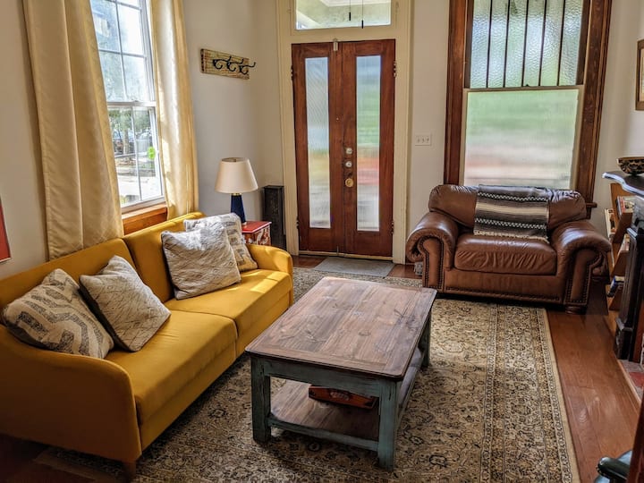 Half Of The Okra Inn Iberville (4017) - New Orleans, LA