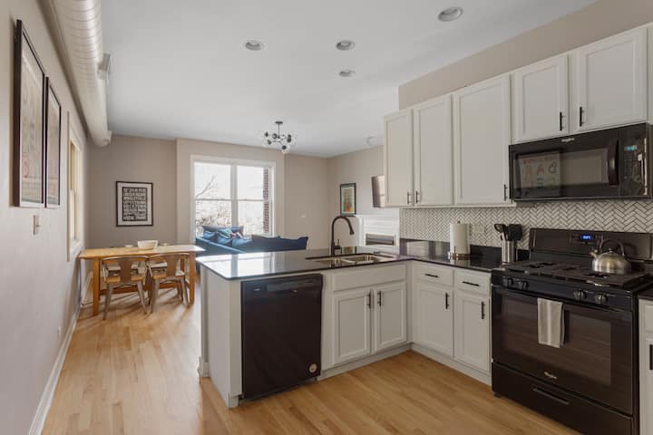 The Upscale Getaway Near Downtown - Chicago