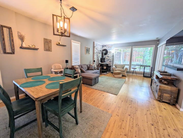 Spacious Family Friendly Townhome At Lakeside Park - Chelan, WA