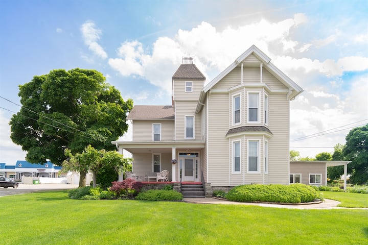 Event Rental 10br/10ba Sleeps 29 B&b Near The Lake - Put-in-Bay, OH