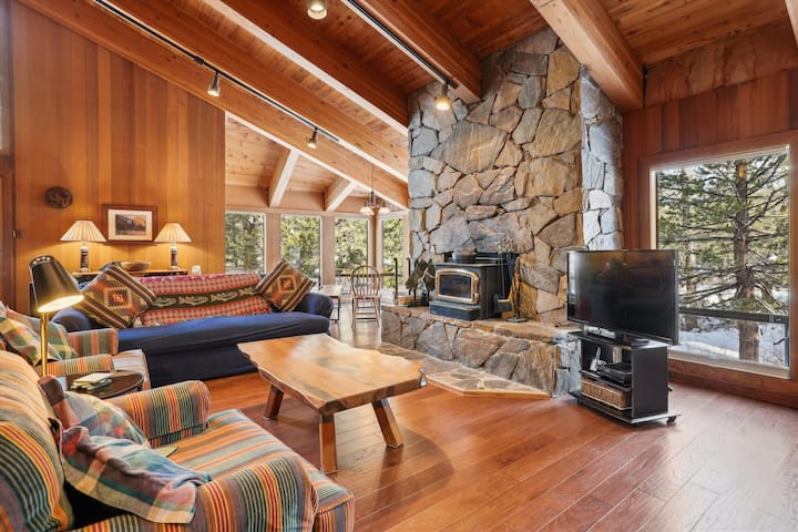 Alpine Meadows Getaway - Tahoe City, CA