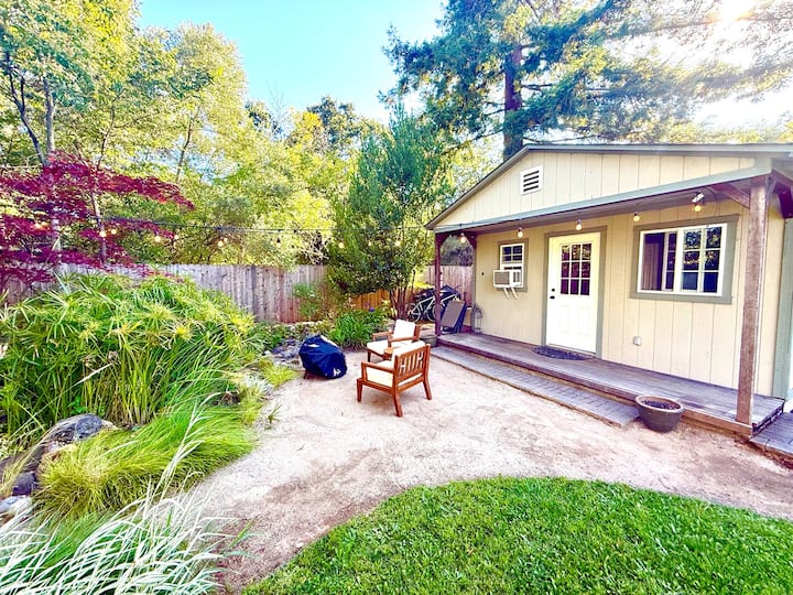 Backyard Garden Cottage W/ Hot Tub - Novato, CA