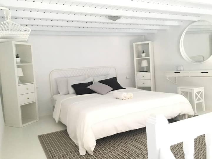 5-bed Stylish Maisonette, Mykonos Town Center - Miconos