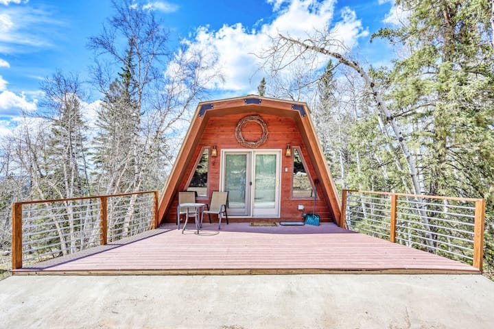 Mountain Pine Retreat – Scenic Cabin With Hot Tub - South Dakota