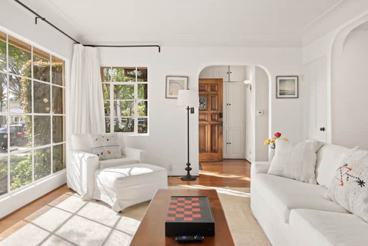 The Xl Family Suite | Steps To Beach & Downtown - Montecito, CA