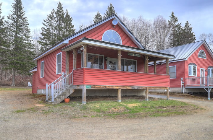 Lone Moose - Cute Cabin Within Walking Distance To Downtown Rangeley - Rangeley, ME