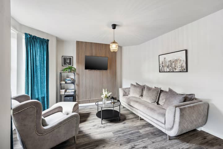 Maison-moderne-salle De Bain Privée-vue Sur Rue - 林肯