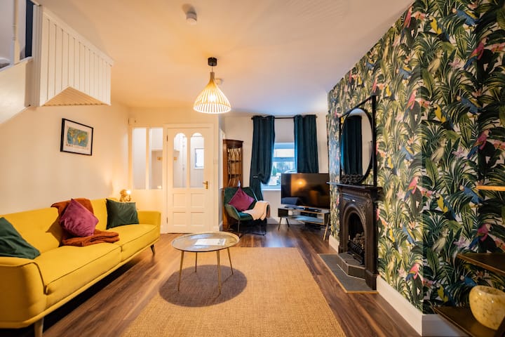 Tropical Vibes In The City Of Tribes - 2 Bedroom - Oranmore