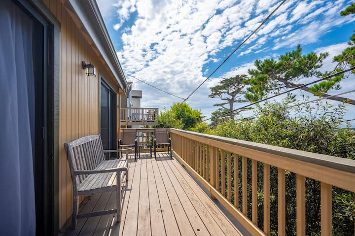 This Park Hill Rental Offers Beautiful Views And I - Cambria, CA