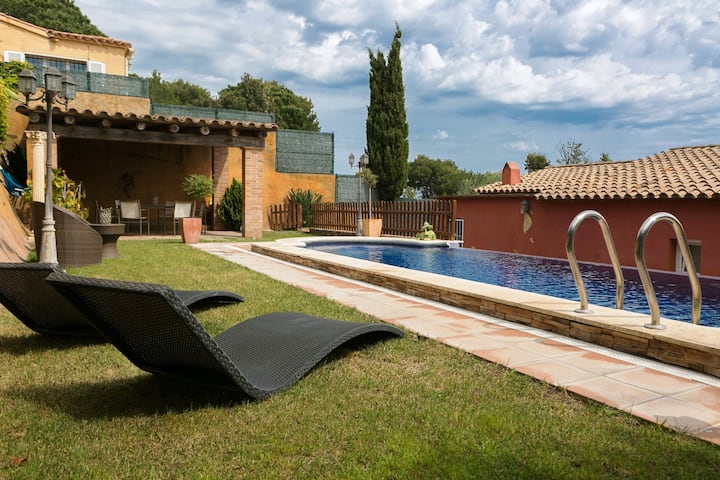 3 Bedroom Villa Close To The Center With Private Pool & Garden (H30) - Sa Riera