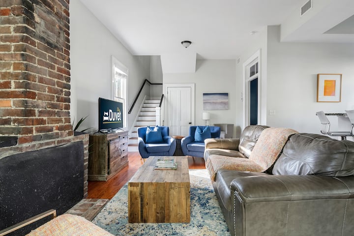 Sapphire | Stroll To Local Hotspots - Charleston, SC