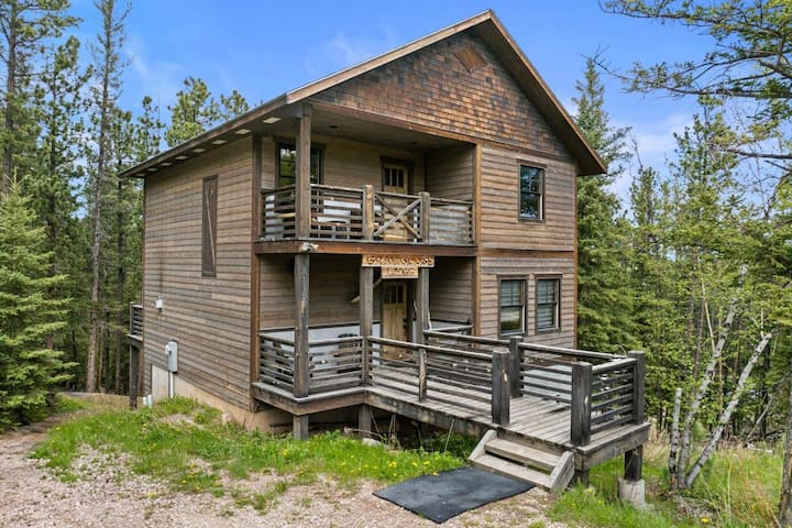 Gray Goose - Private Back Deck, Views And Hot Tub - Deadwood, SD