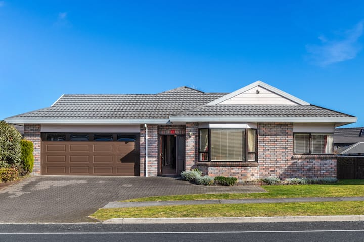 The Cottage Mere Road -Very Central, Wifi & Linen - Lake Taupo