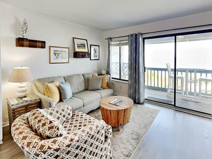 Beach Racquet B311 | Beachfront + Balcony Views + Pool! - Tybee Island