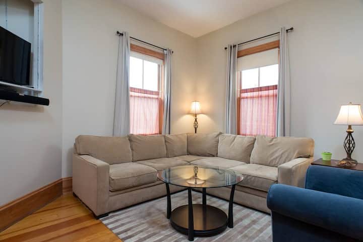 The Dorset Redline ~ Pvt Apt | 3br 1ba | W/ac & Wd - Quincy, MA
