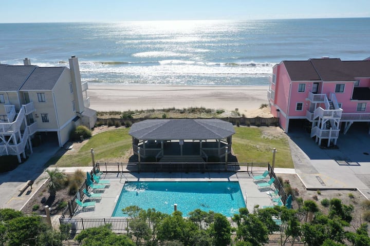 Beachfront Classic W/decks, Pools + Views - Bald Head Island, NC