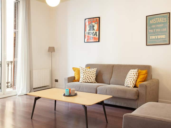 237 - Las Ramblas Balcony - La Barceloneta