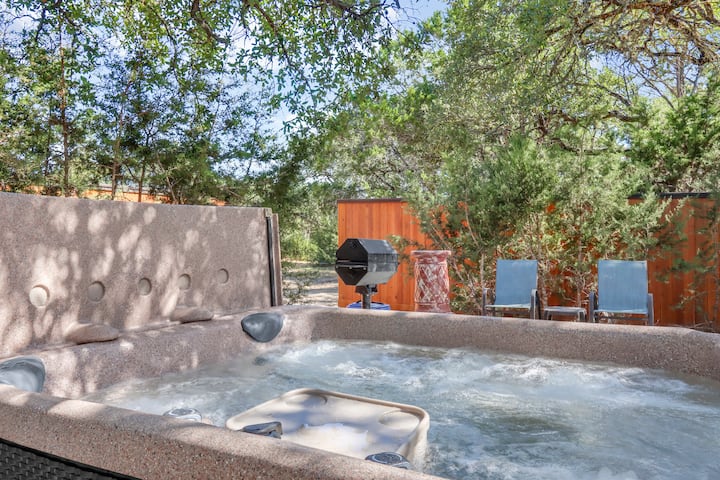 Mountain Laurel I 2br Cabin, Wimberley - Wimberley, TX