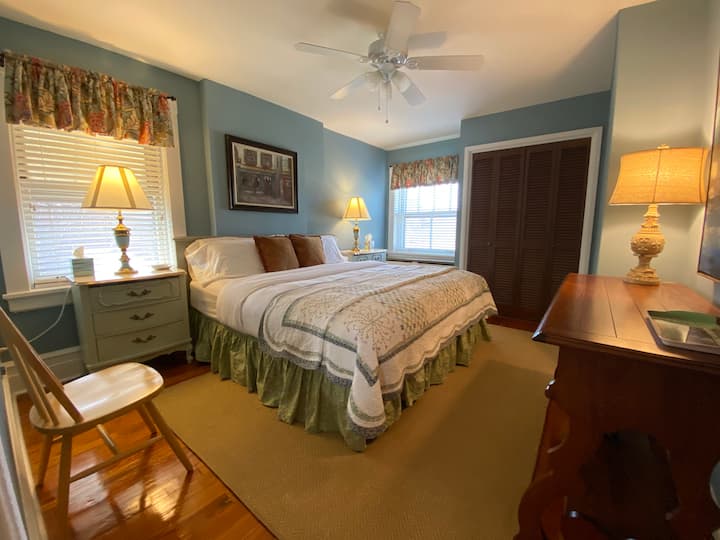 Herman's Hideaway: Cozy 2br In Tower Grove East - St. Louis, MO