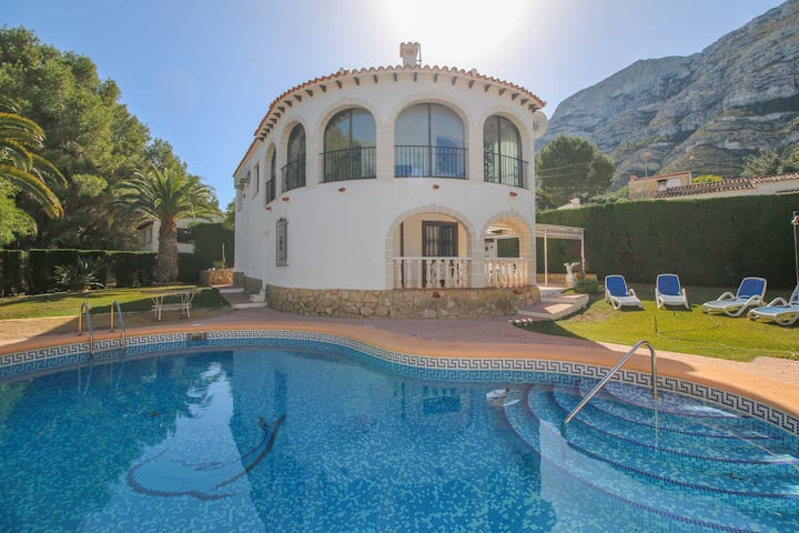 140 M² Villa ∙ 2 Slaapkamers ∙ 4 Gasten - Dénia