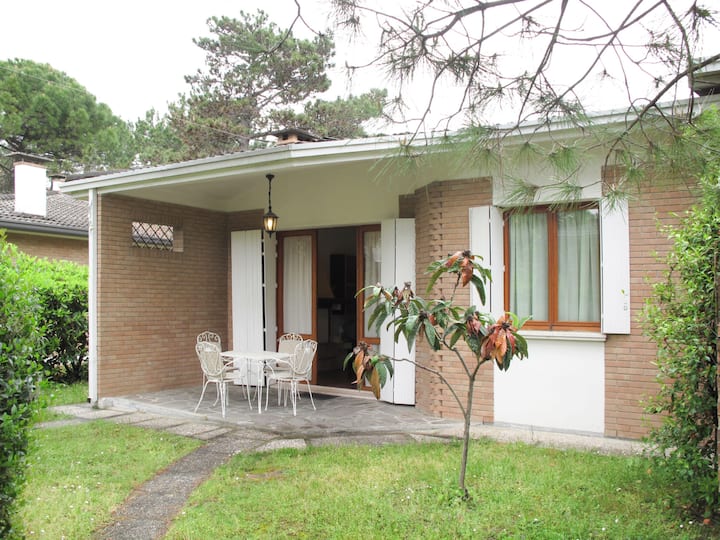 Caratteristica Villa Per 6 Persone Con A/c, Tv, Terrazza E Animali Ammessi - Lignano Pineta