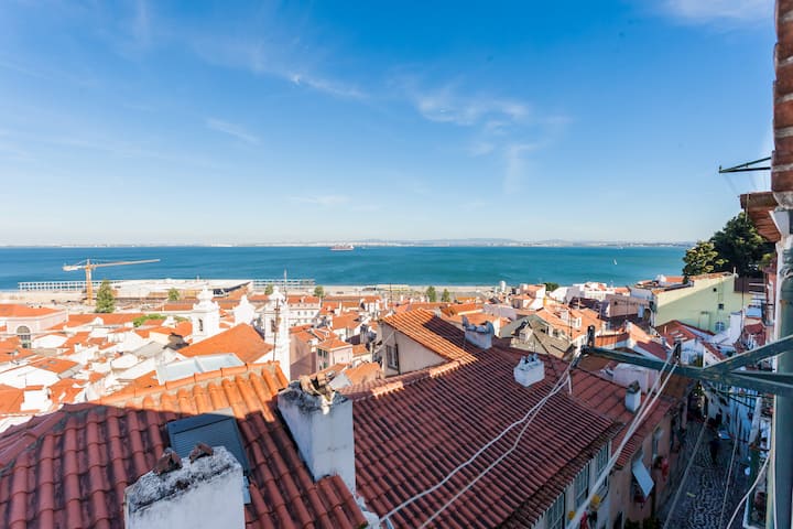 Apartamento Com A/c, E Vistas Lindas Para O Rio - Lisboa