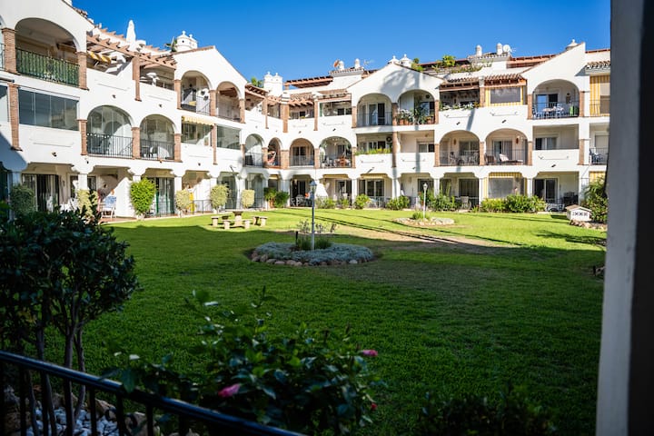 Holiday 2 Bed Apt In Mijas Golf - Mijas